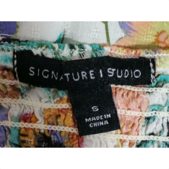 Signature Studio | Tops | Signature Studio Small Top Floral Boho ...